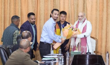 Khluit tar ki paidbah ba shah khang lynti slem ha Polo ba wan u Amit ...